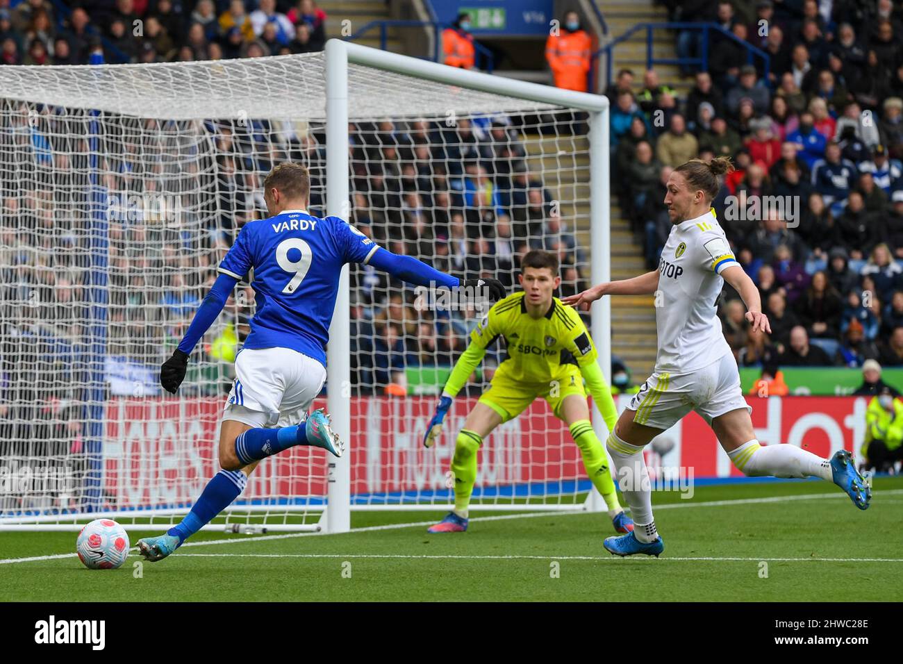 Jamie Vardy #9 of Leicester City runs into the penalty box with the ...