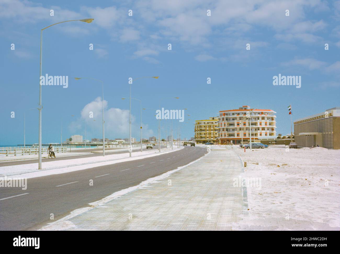 Abu Dhabi, UAE. Corniche Street Scene. Persian (Arabian) Gulf off to ...