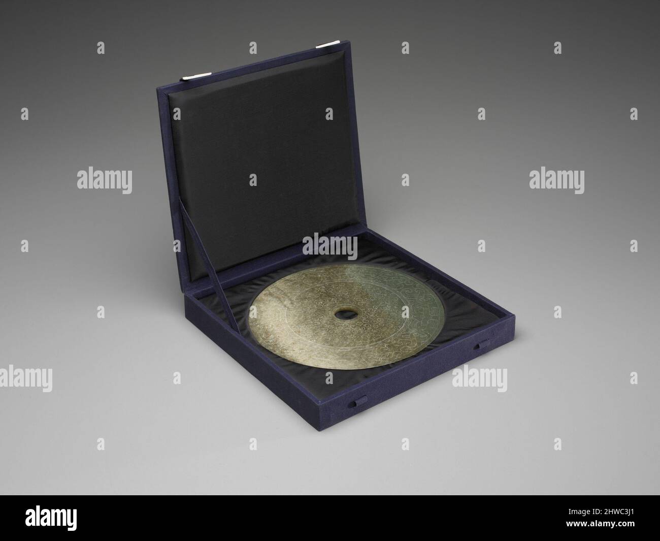 Ritual disk hi-res stock photography and images - Alamy