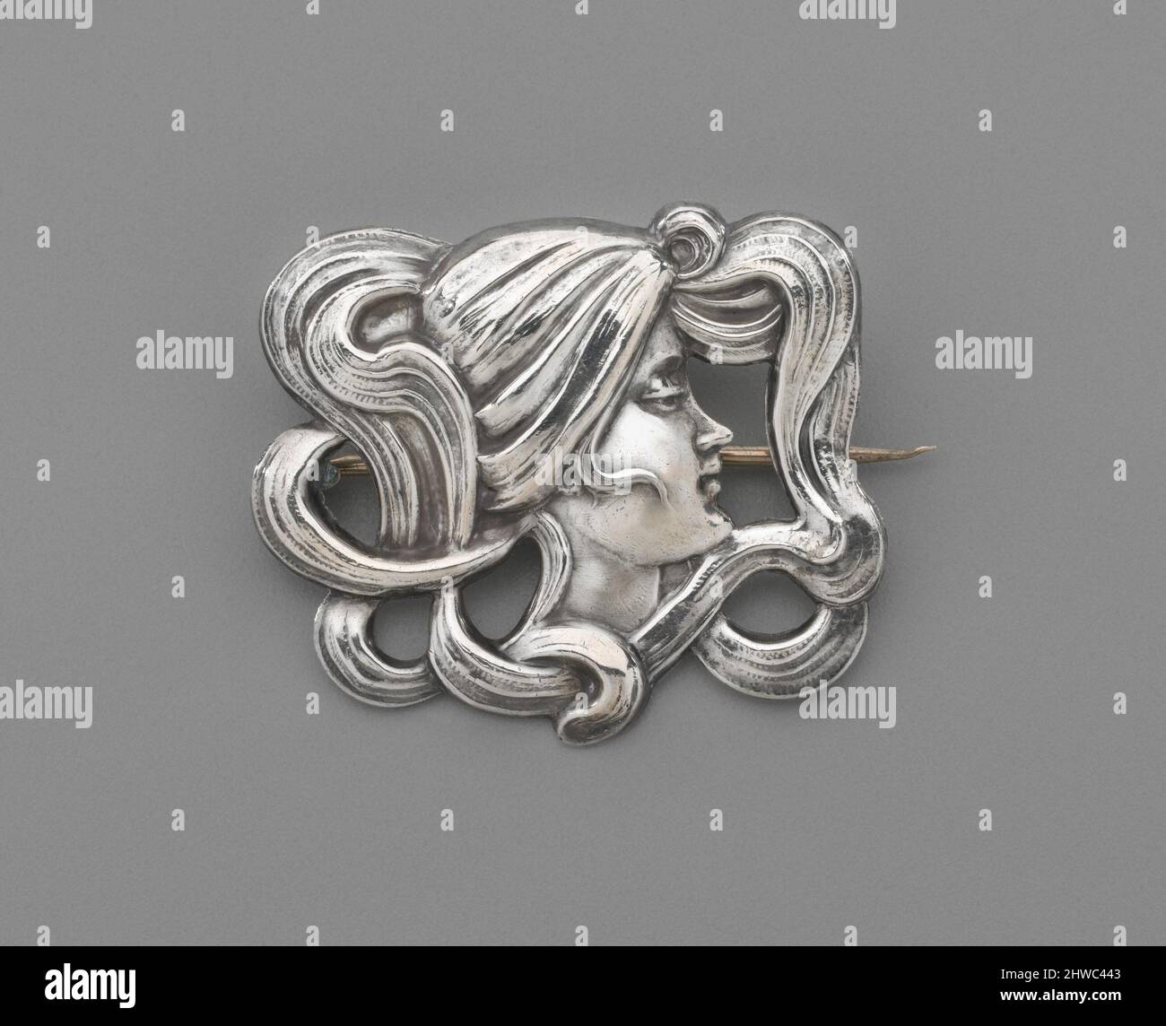 Brooch maker hi-res stock photography and images - Alamy