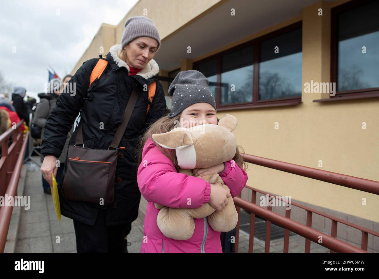 Przemysl, Warsaw, Poland. 5th Mar, 2022. A woman and her child leave ...