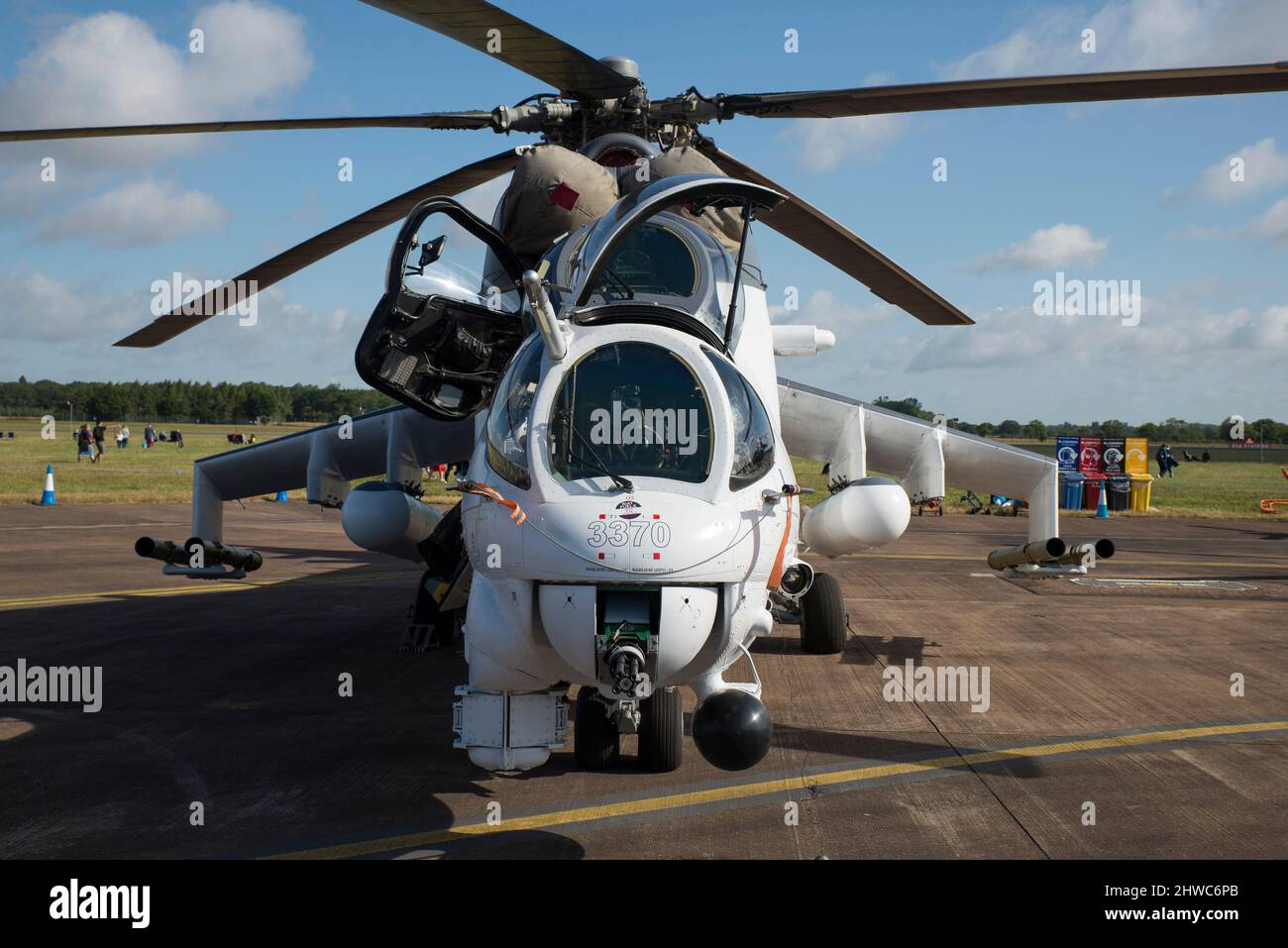Mil mi 24 hi-res stock photography and images - Alamy