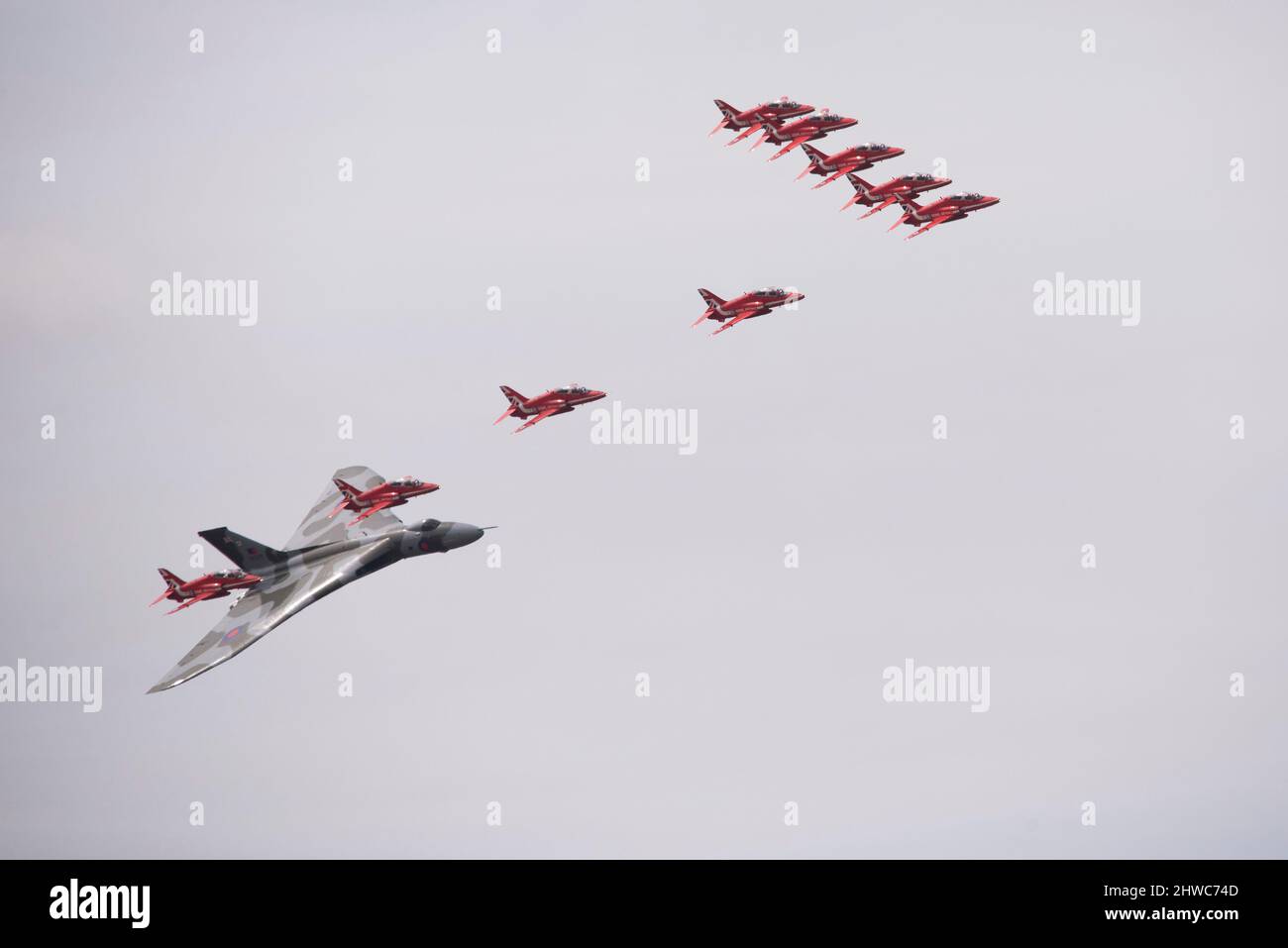 Red Arrows and Vulcan B2 Stock Photo - Alamy