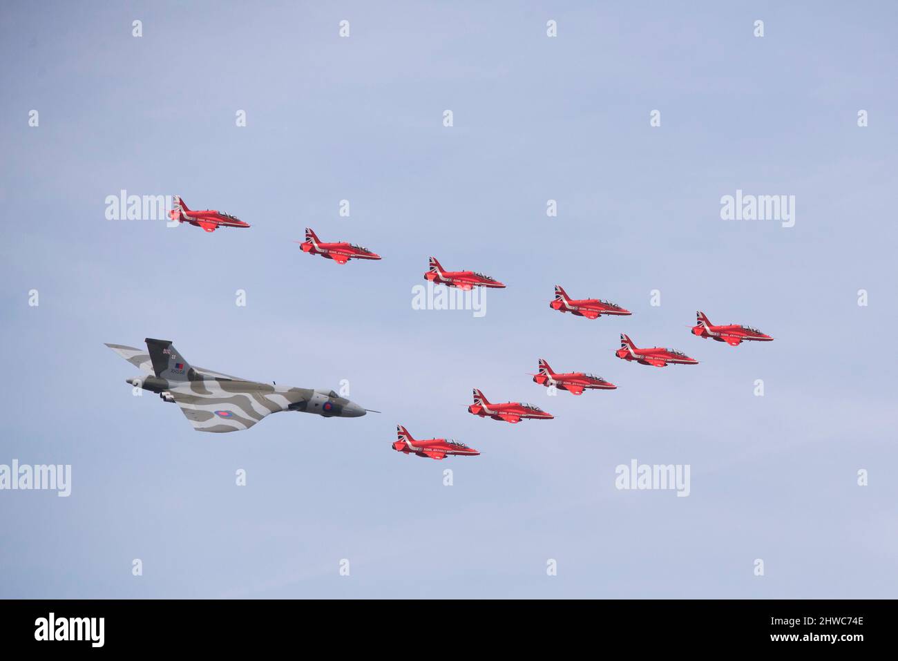 Red Arrows and Vulcan B2 Stock Photo - Alamy