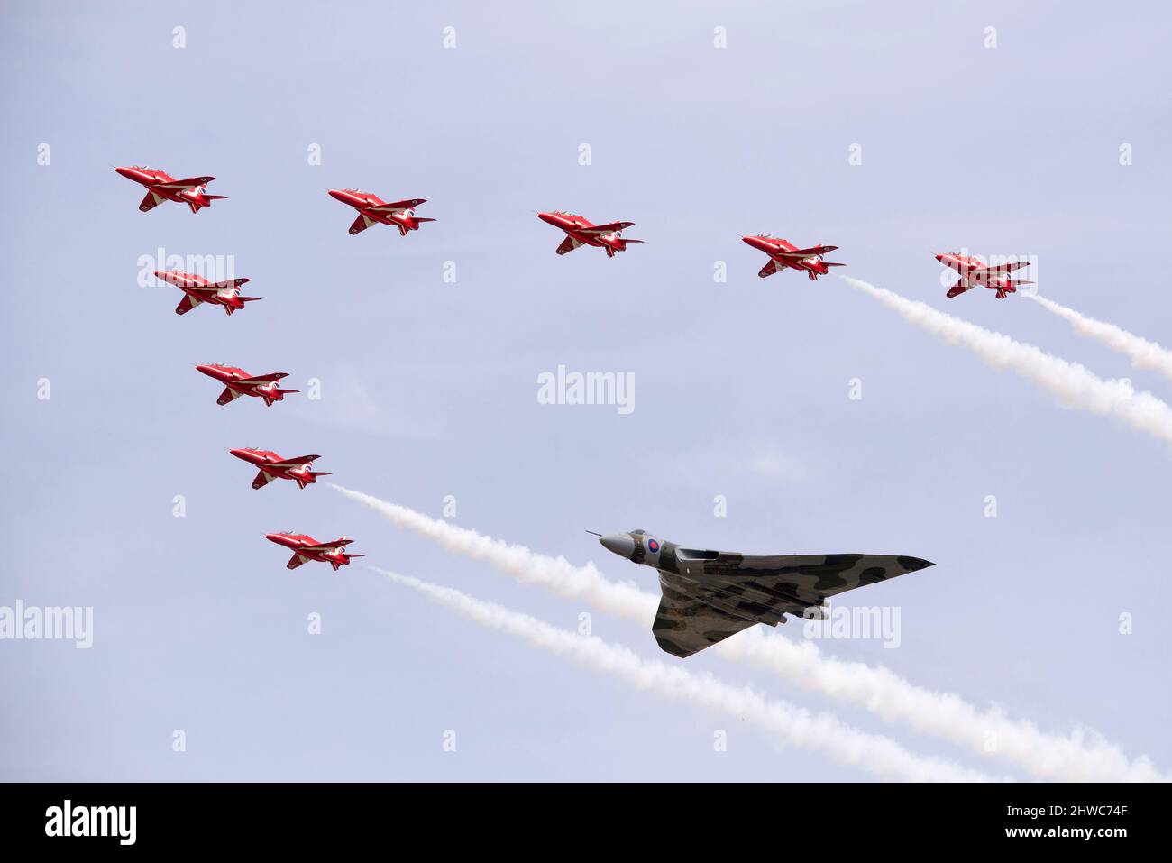Red Arrows and Vulcan B2 Stock Photo - Alamy