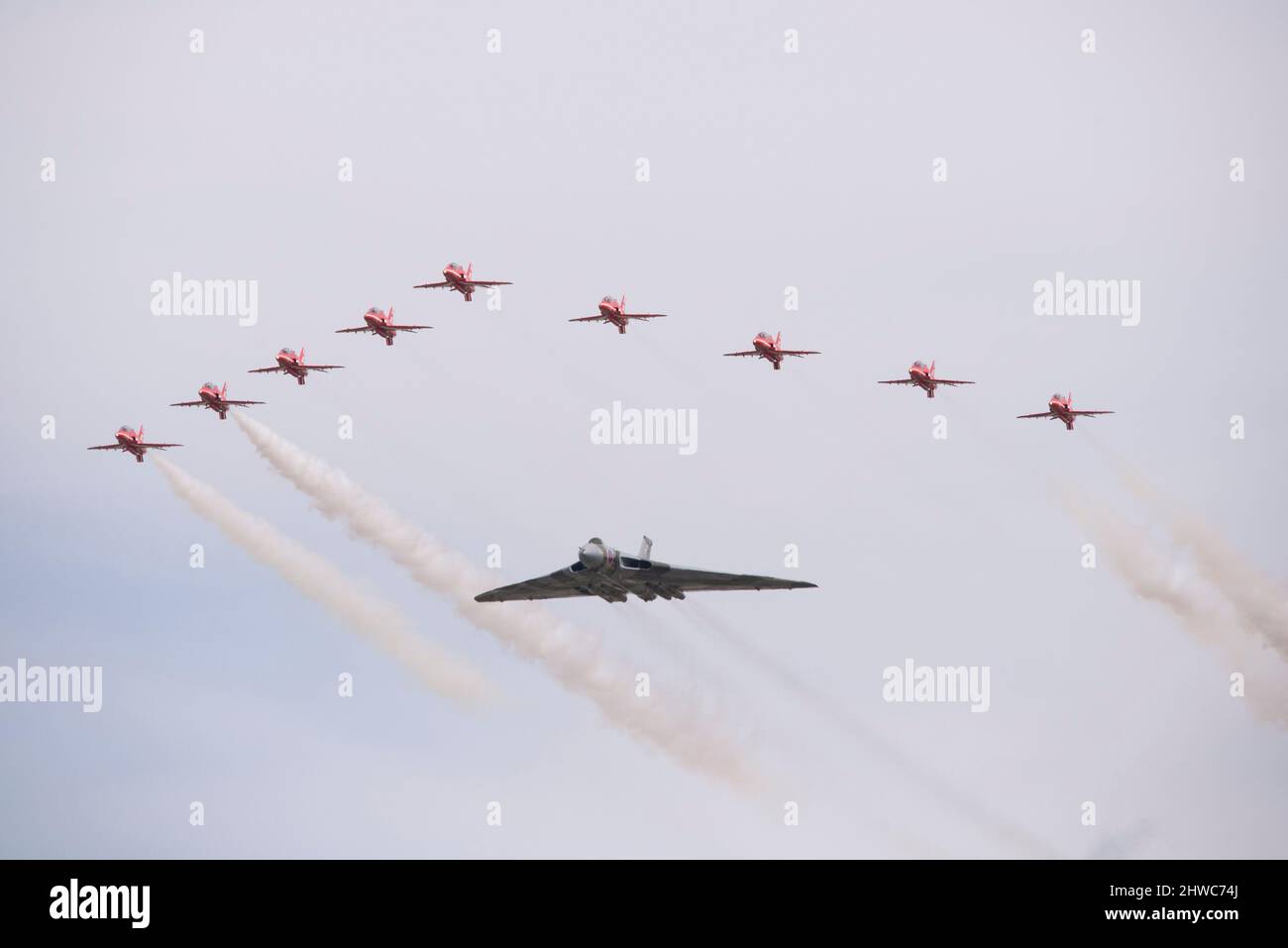 Red Arrows and Vulcan B2 Stock Photo - Alamy