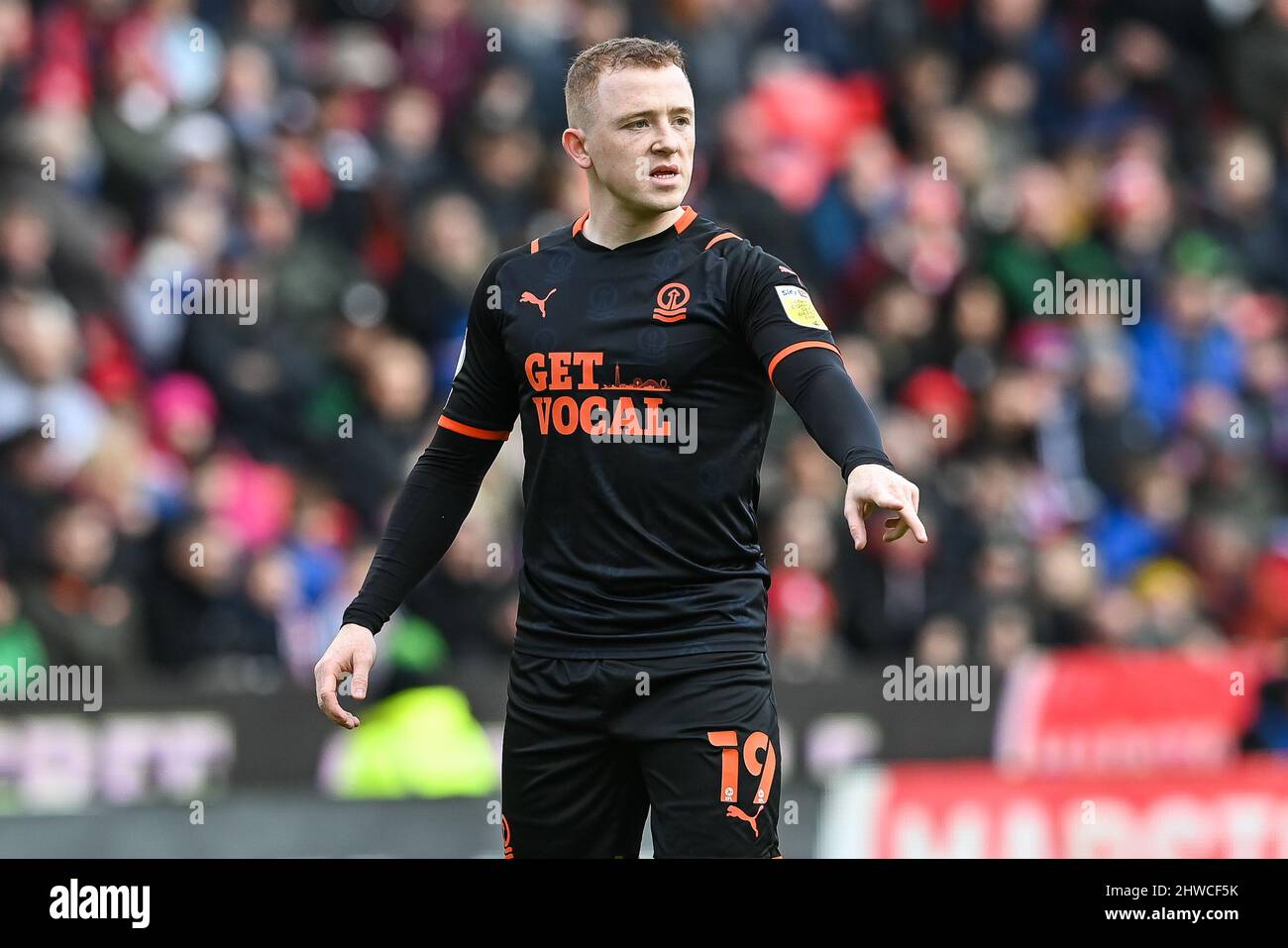 Shayne Lavery #19 of Blackpool gives his team instructions Stock Photo ...