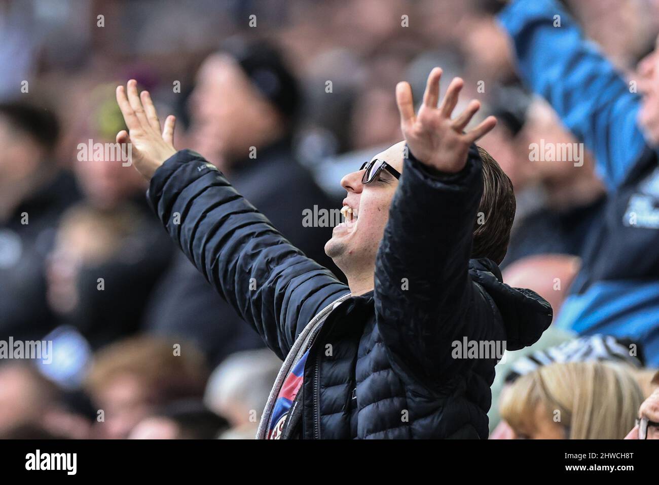 Newcastle united crowd brighton hi-res stock photography and images - Alamy
