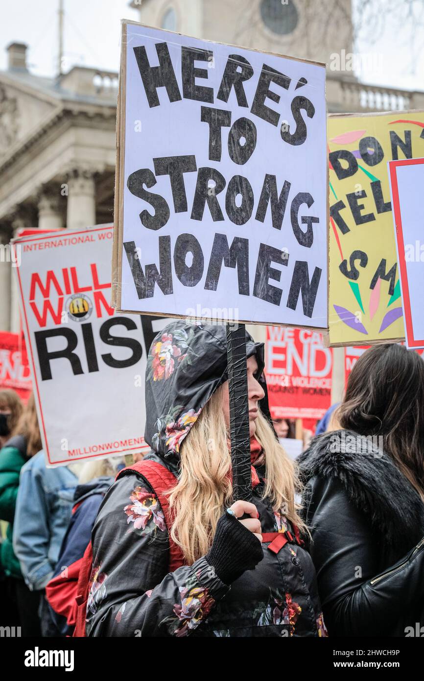 London, UK. 05th Mar, 2022. Female activists and protesters take to the ...