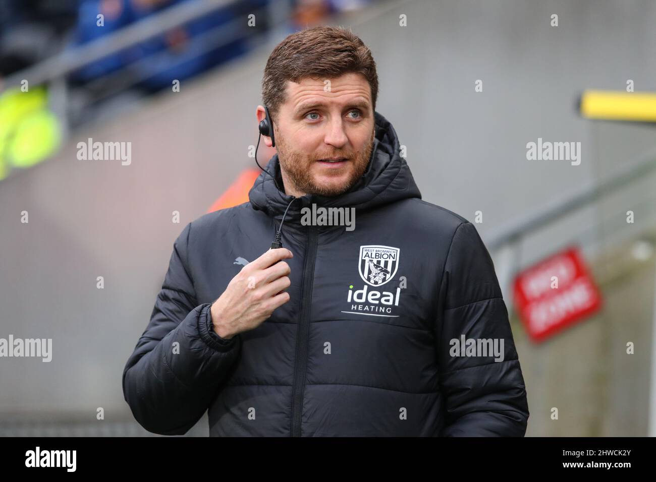 Alec Bruce of West Bromwich Albion at the MKM Stadium Stock Photo - Alamy