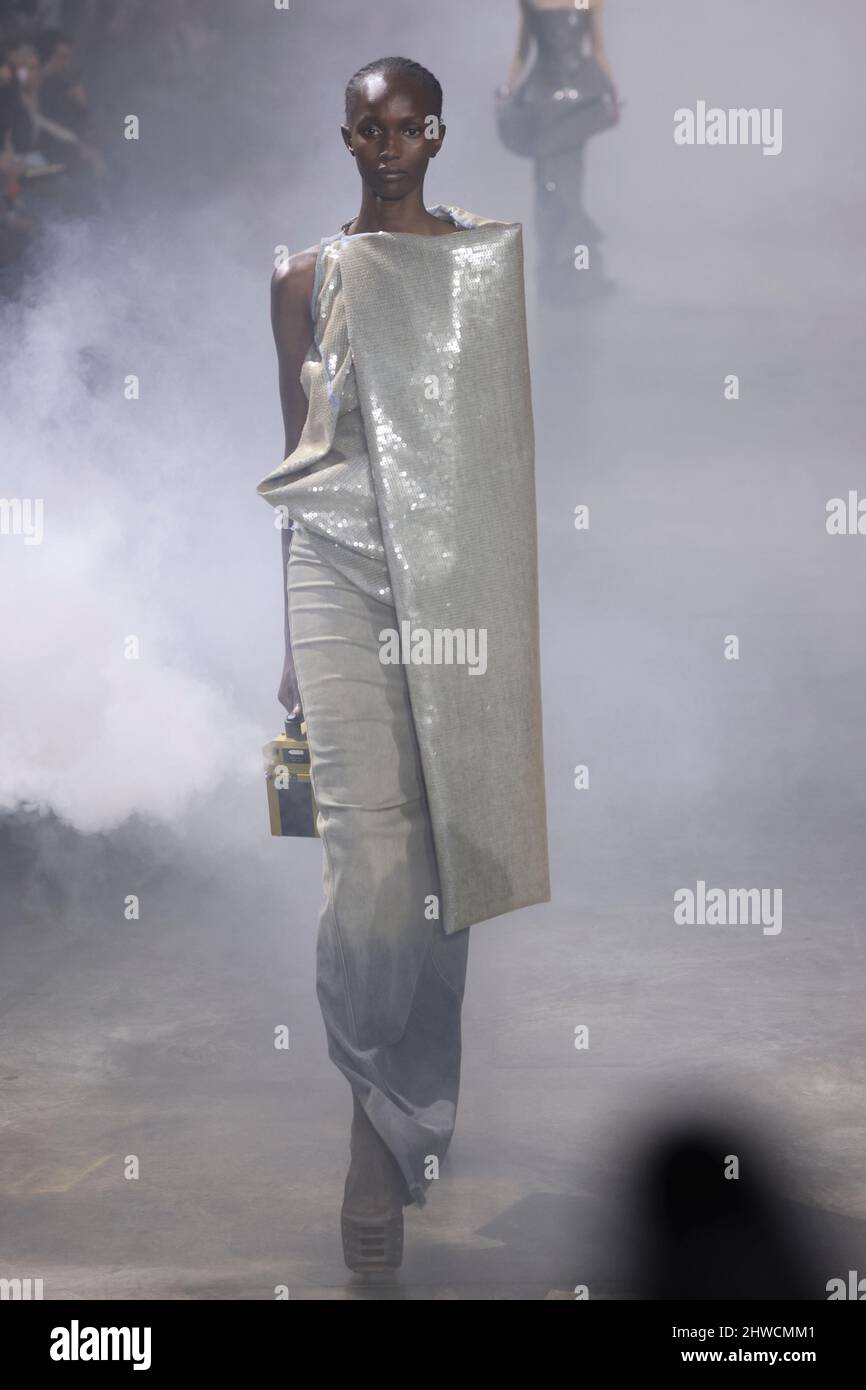 A model walks on the runway during Rick Owens Women and Men Ready to ...