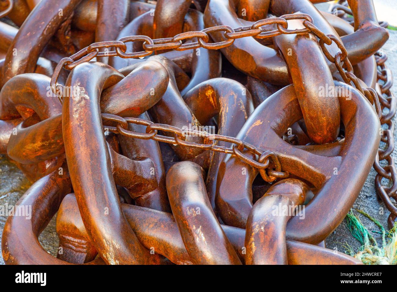 Thick anchor chain hi-res stock photography and images - Alamy