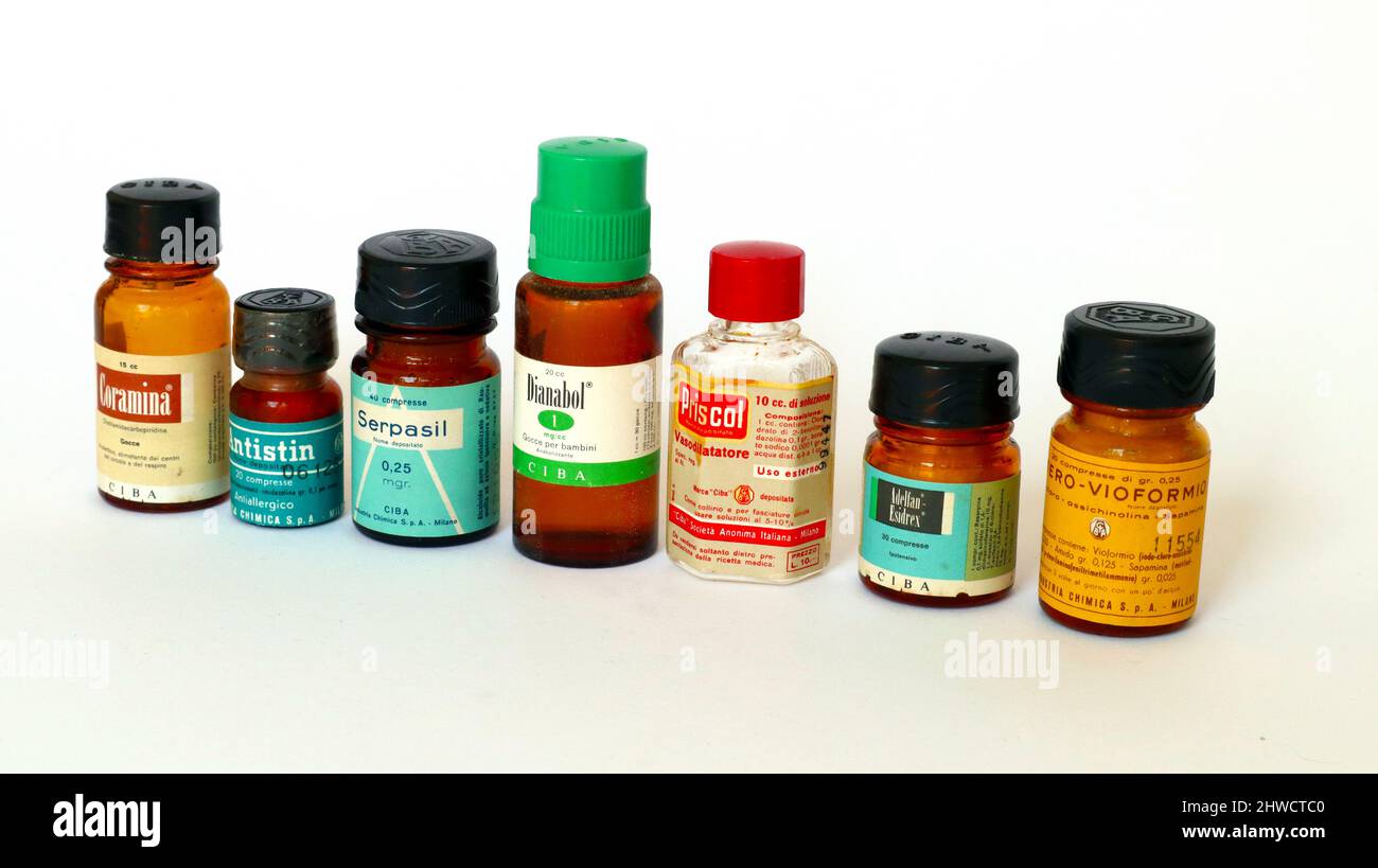 Medicines 1950s hi-res stock photography and images - Alamy