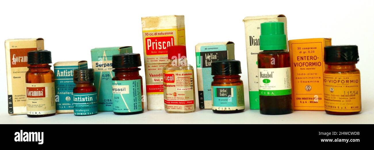 Medicines 1950s hi-res stock photography and images - Alamy