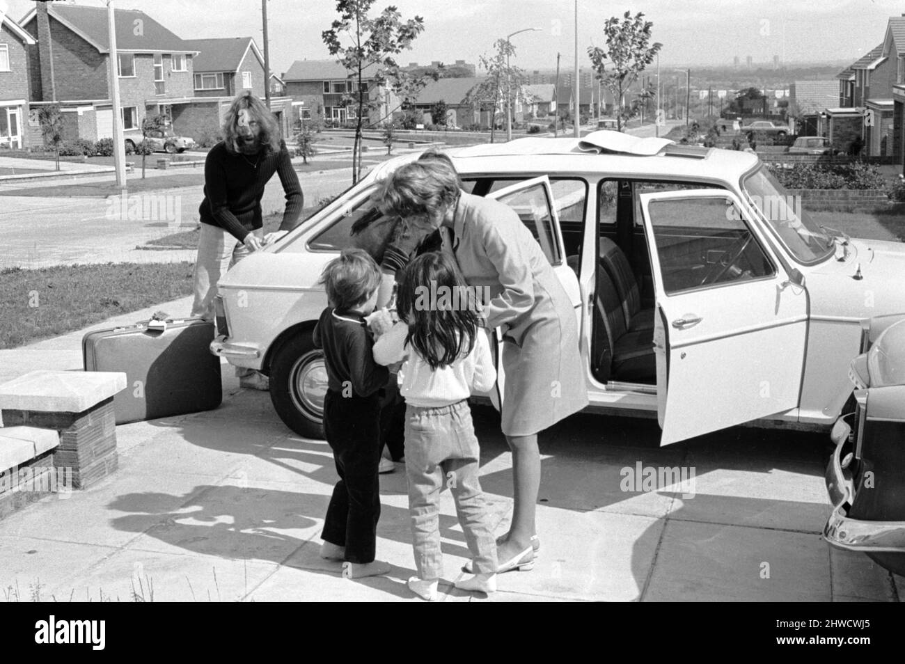 John Lennon and Yoko Ono prepare for a trip up to Durness, Scotland in ...