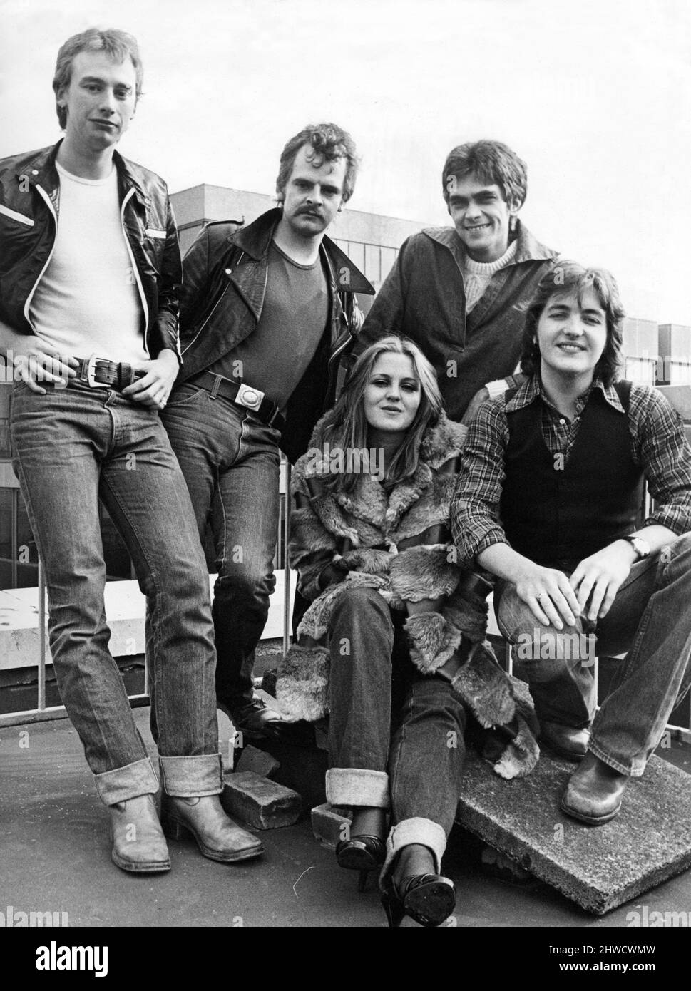Newcastle pop group Buzz with Helen Thompson, lead singer Stock Photo ...