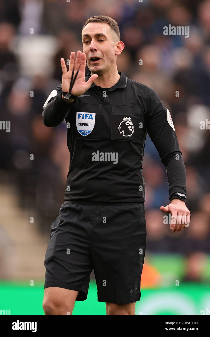 Referee david coote hi-res stock photography and images - Alamy