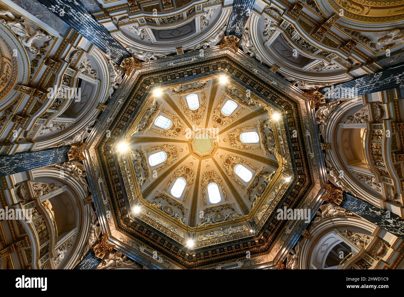 Cafe inside kunsthistorisches museum museum hi-res stock photography ...