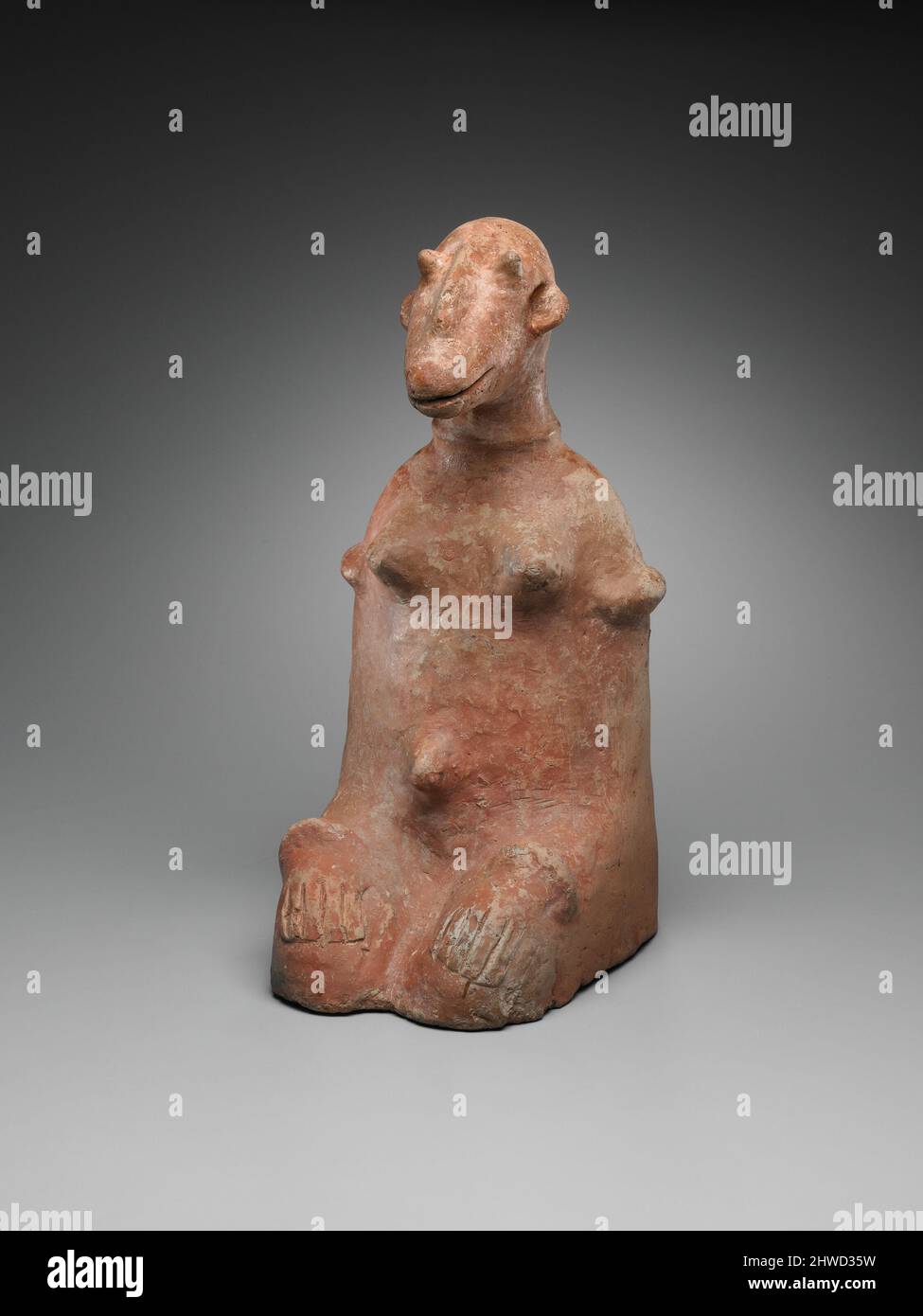 Kneeling female figure sculpture hi-res stock photography and images ...