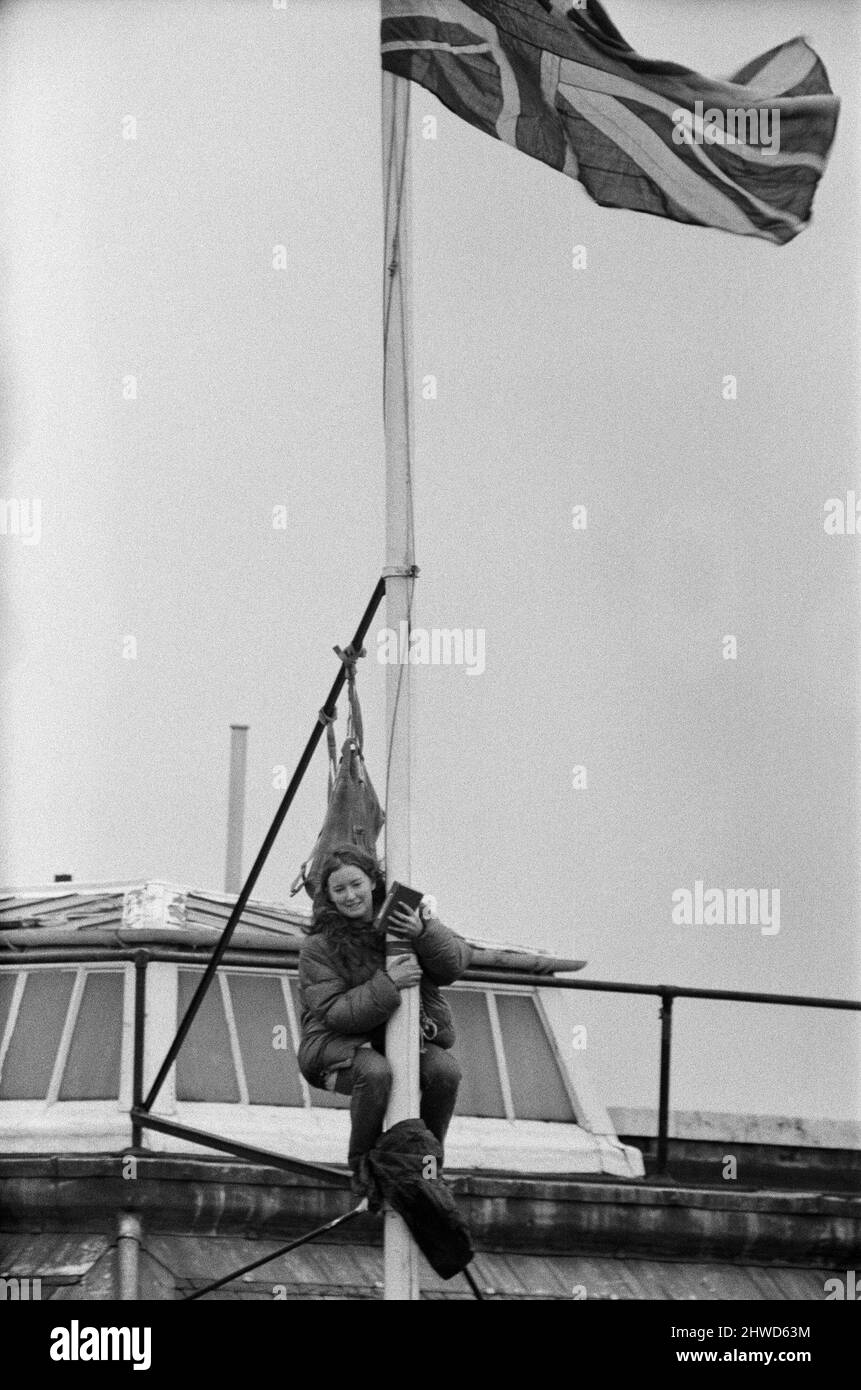 22 year old student Ann Warren climbed to the top of Rhodesia House ...