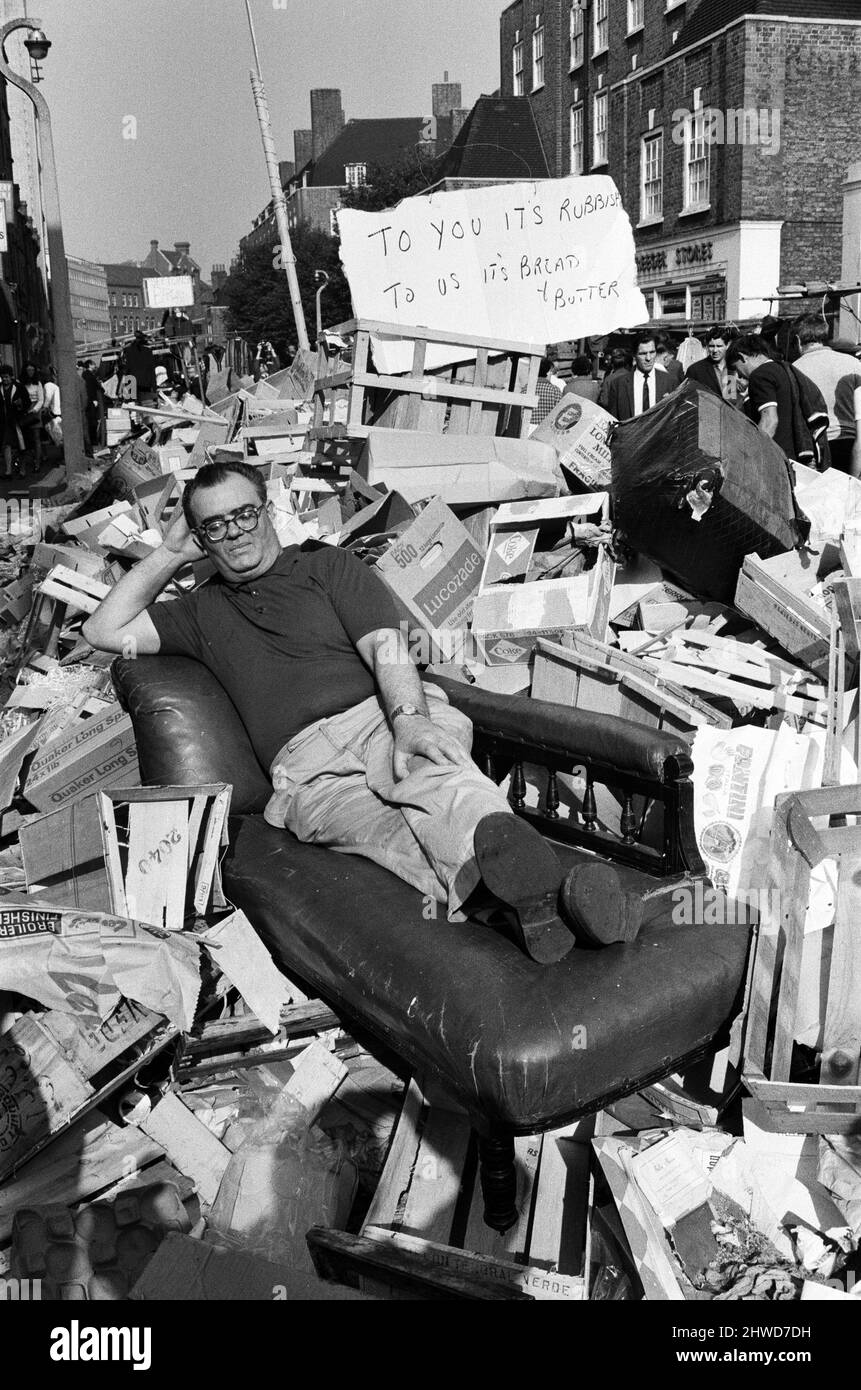 Dustmens strike Black and White Stock Photos & Images - Alamy