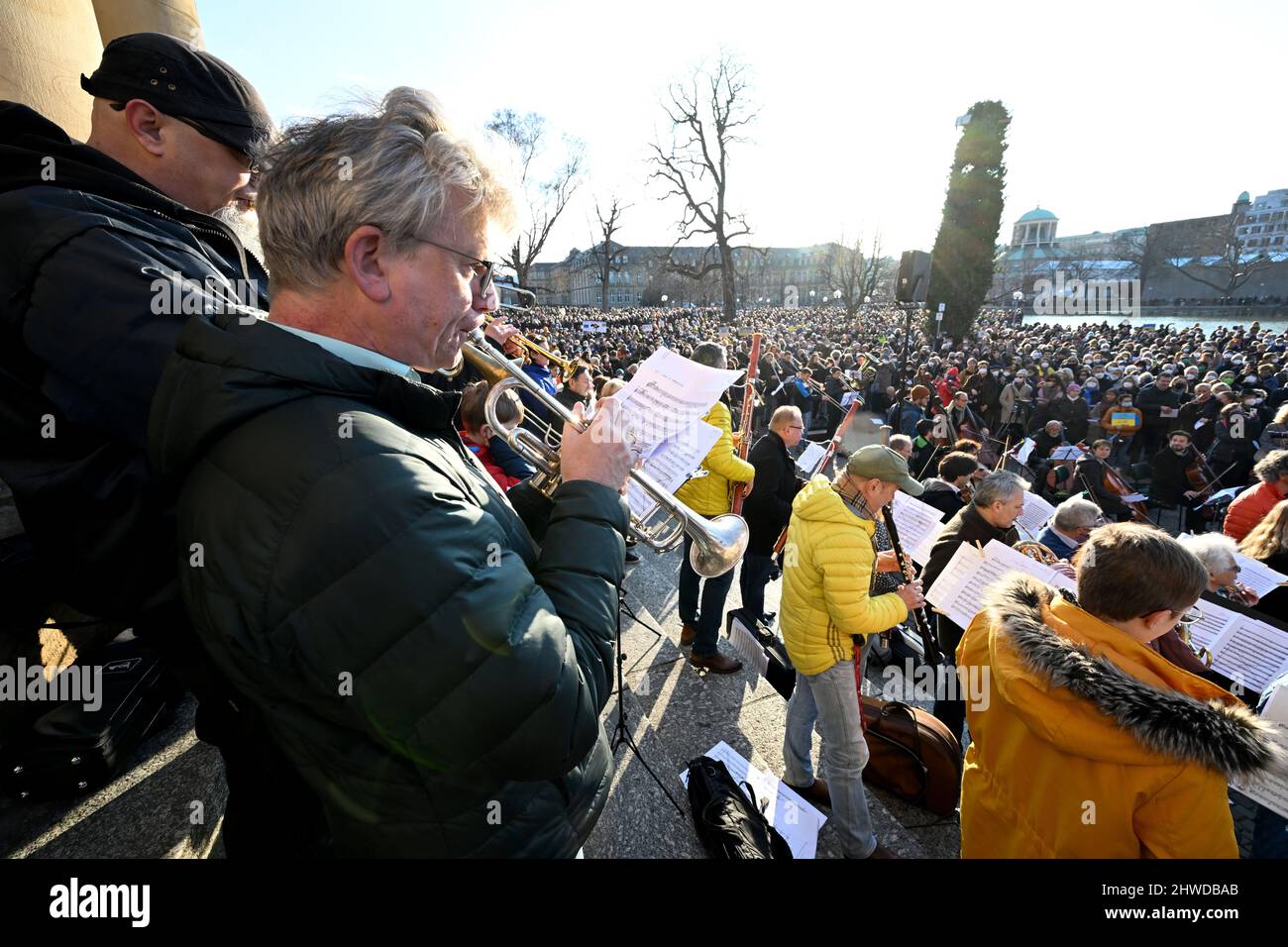 Stuttgart, Germany. 05th Mar, 2022. Musicians from the Stuttgart ...