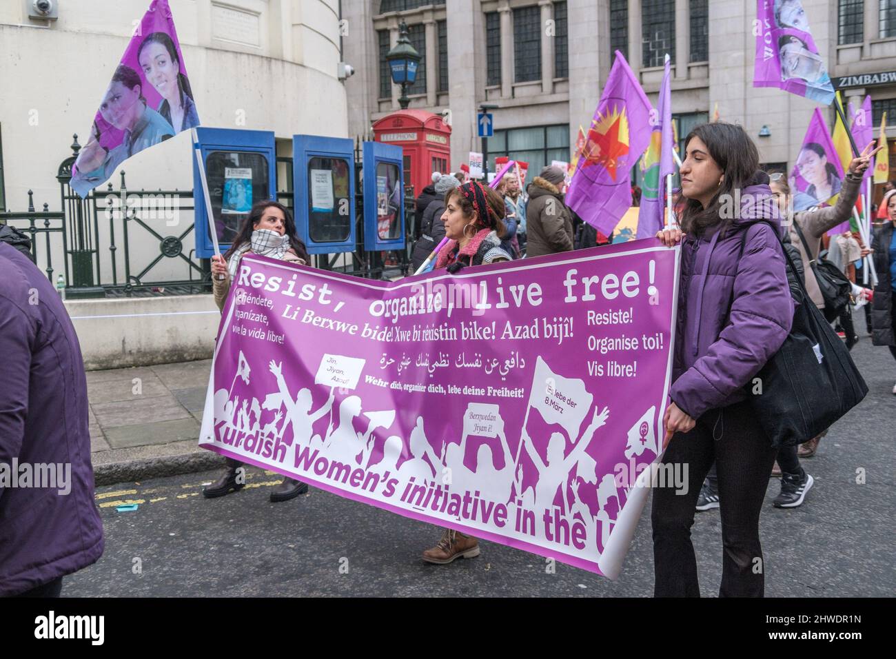 Charing cross metropolitan police station hi-res stock photography and ...