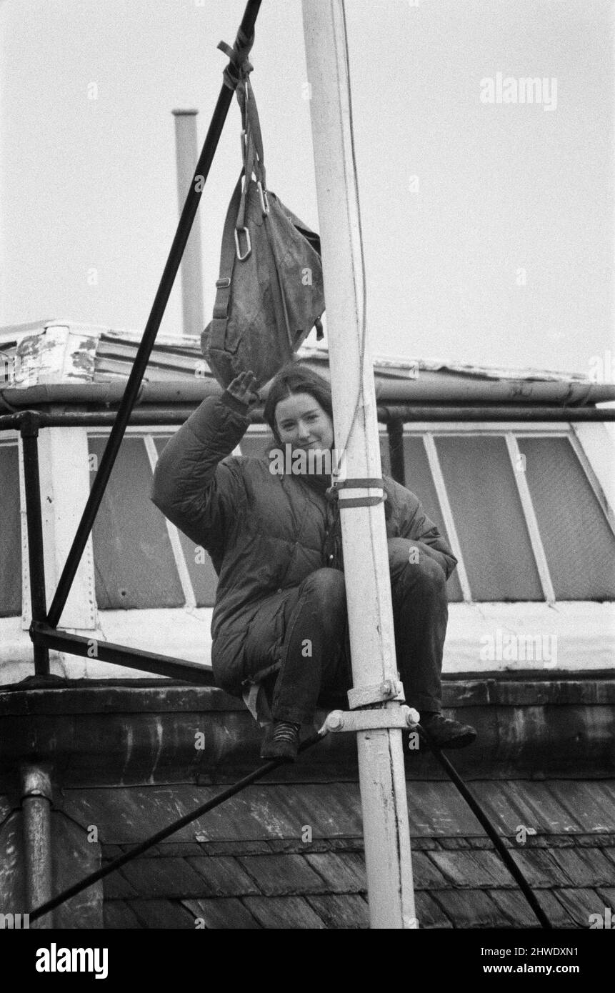 22 year old student Ann Warren climbed to the top of Rhodesia House ...