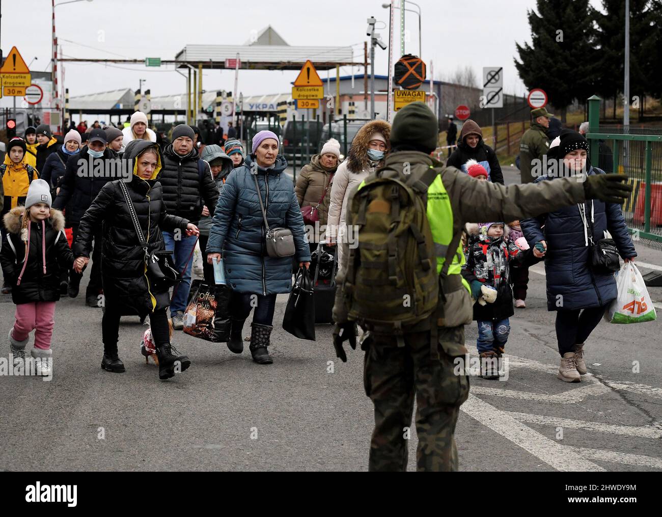 Korczowa ukrainian polish border hi-res stock photography and images ...