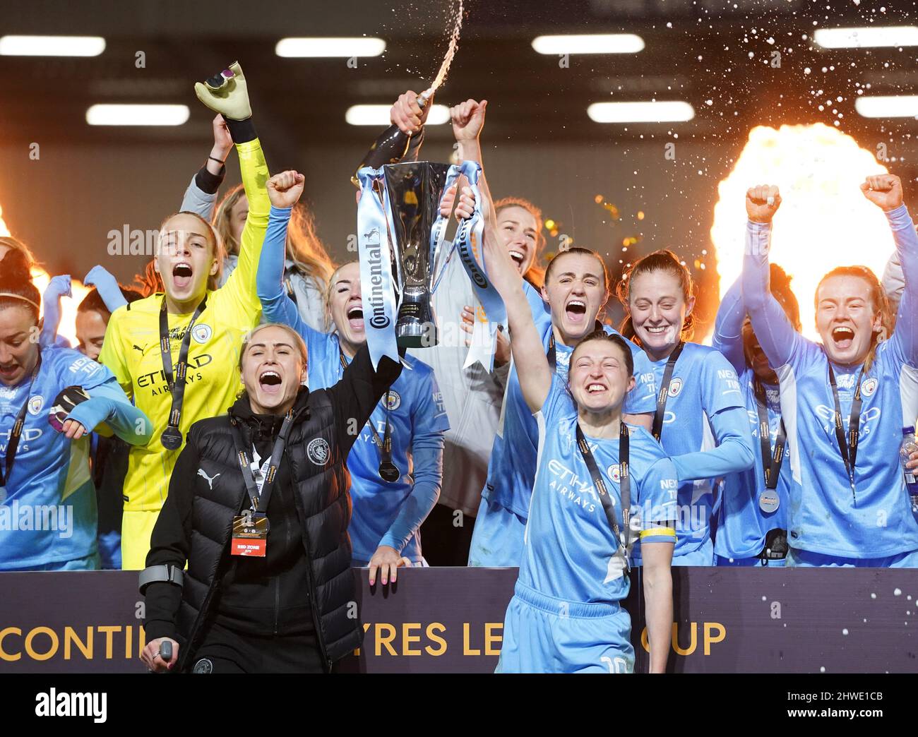 Manchester city players celebrate 2022 hi-res stock photography and ...