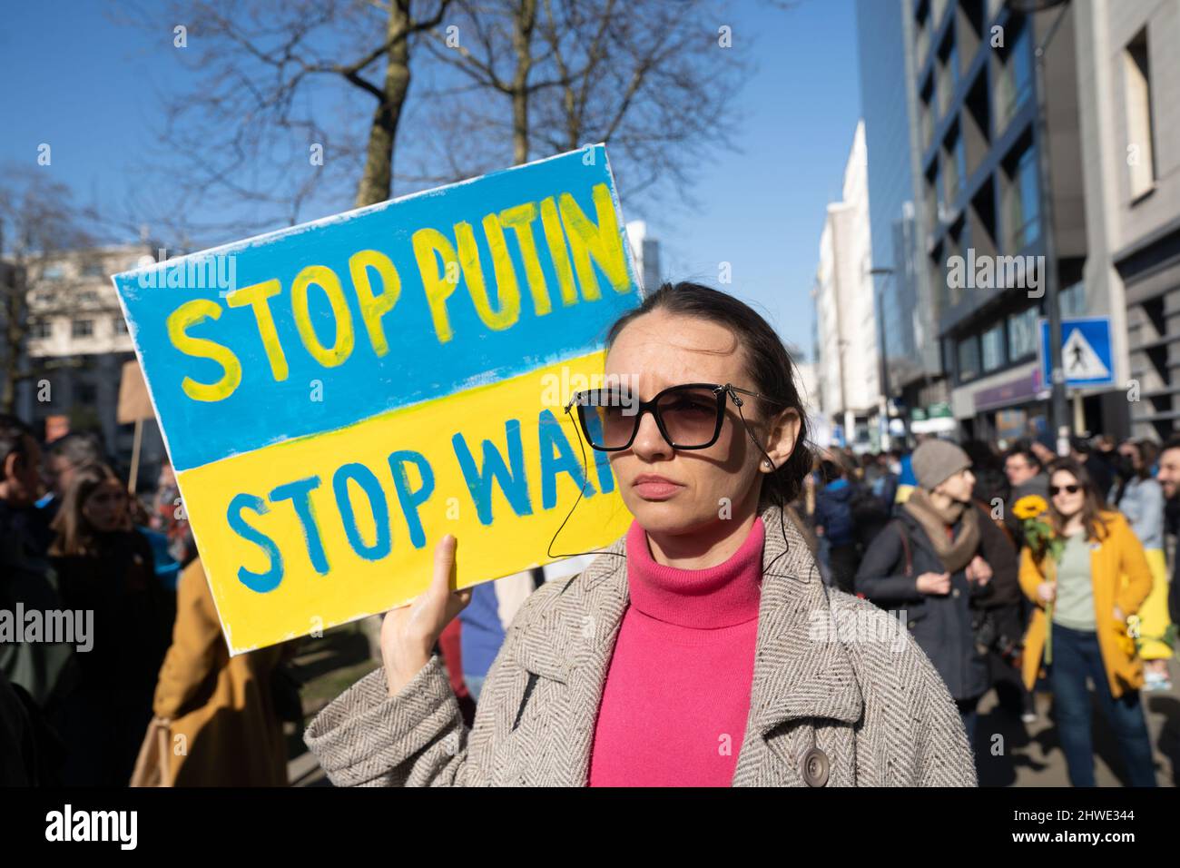 Female protestor hi-res stock photography and images - Alamy