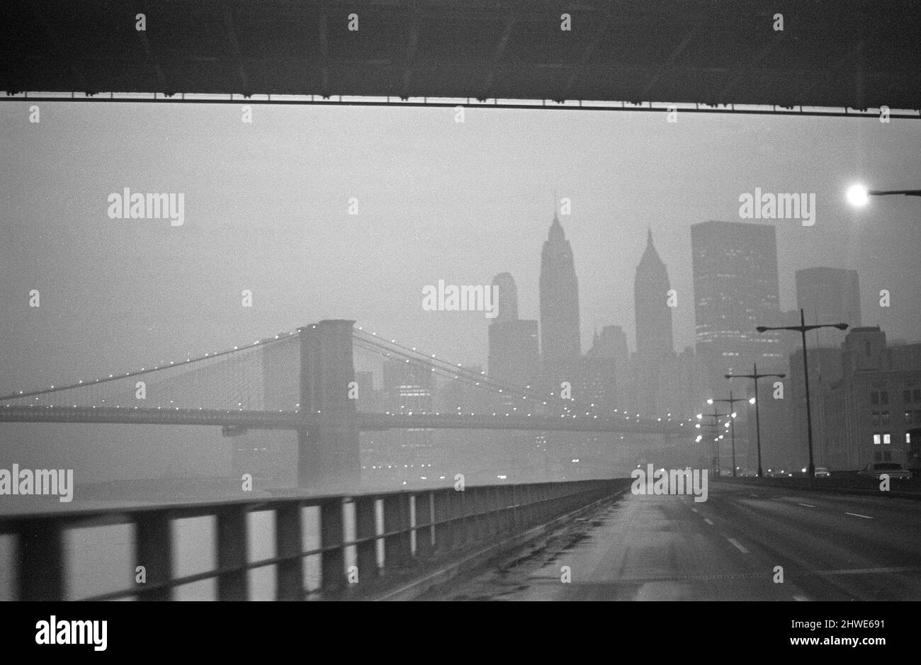 New York skyline and Brooklyn Bridge seen from the FDR Drive 25th ...