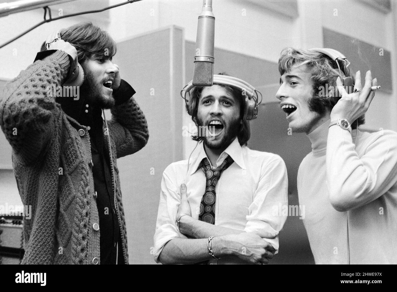 Bee gees 1970s hi-res stock photography and images - Alamy