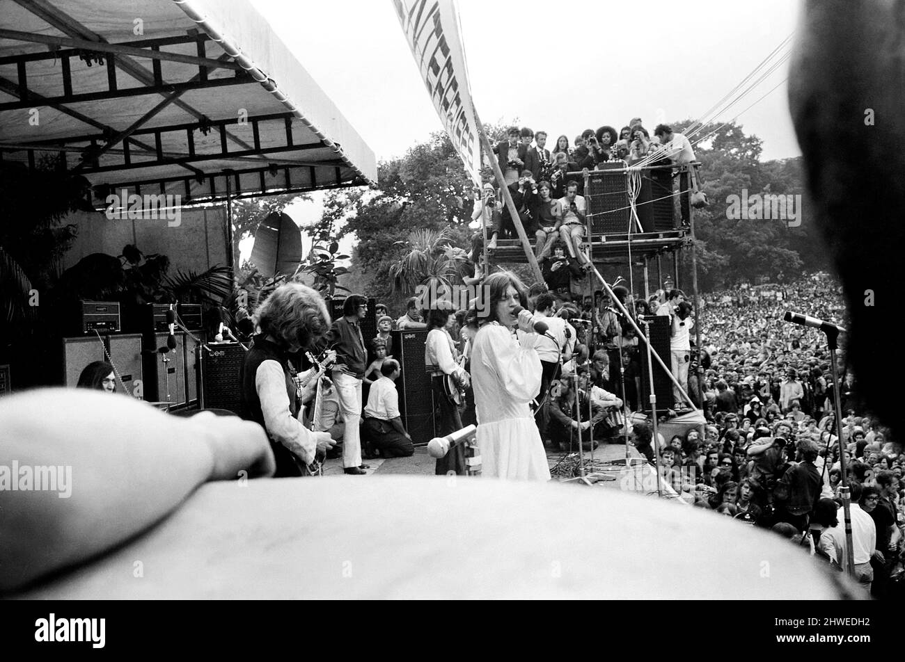 Rolling stones 1969 hyde park hi-res stock photography and images - Alamy