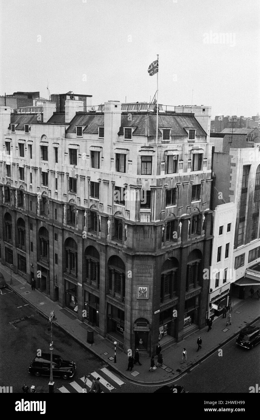 22 year old student Ann Warren climbed to the top of Rhodesia House ...