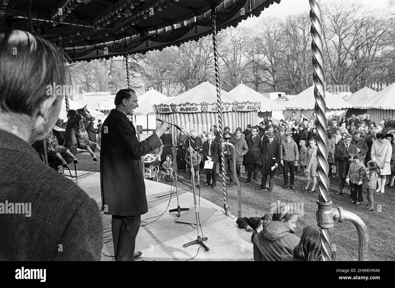 The 300-year-old custom of holding a fairground service on Good Friday ...