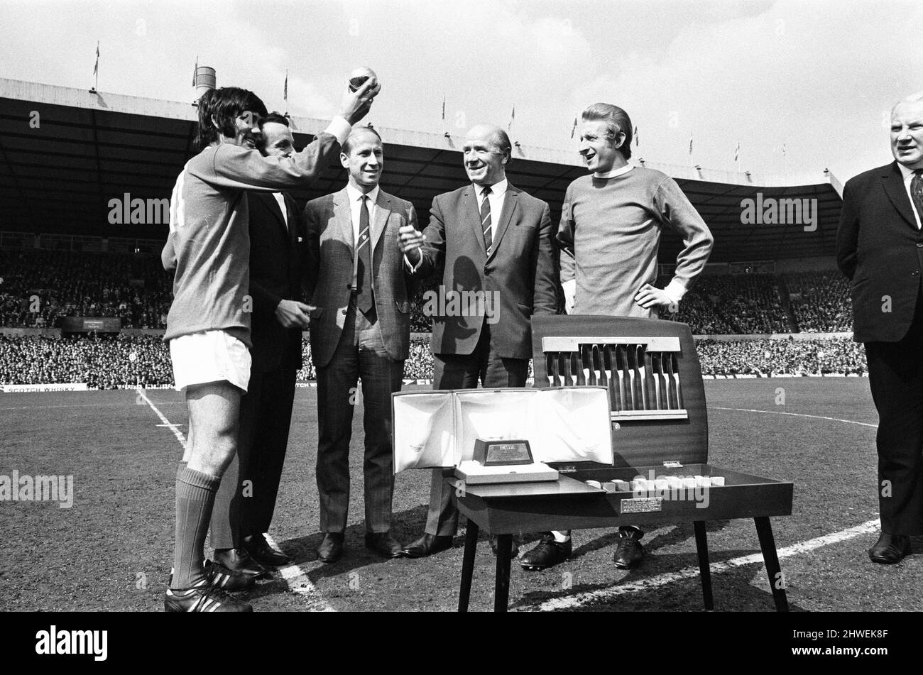 George best and denis law at old trafford 1968 hi-res stock photography ...
