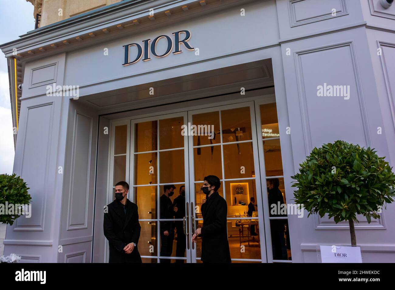 Christian dior storefront hi-res stock photography and images - Alamy