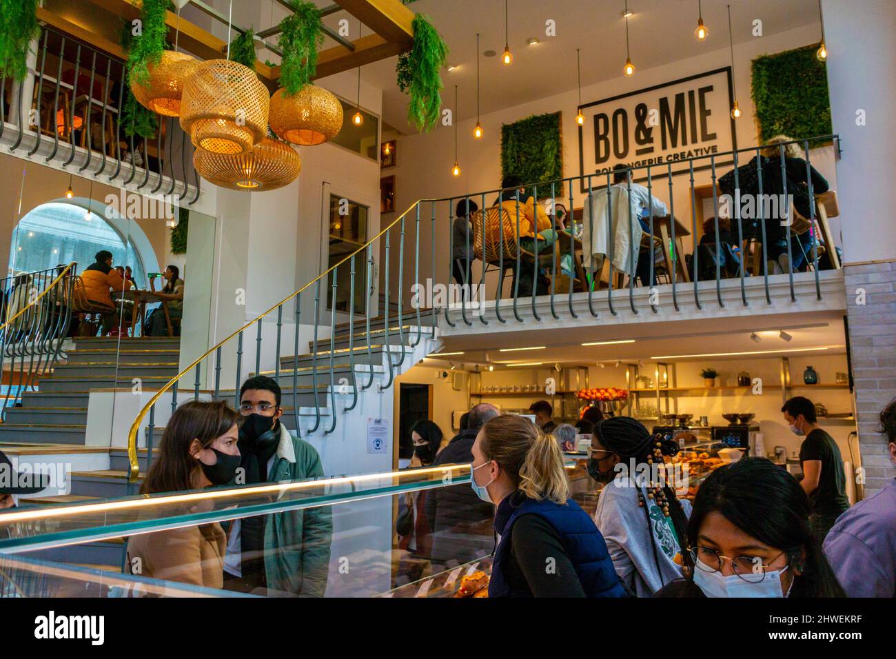 Paris, France, Low Angle, Large Crowd People interior French ...
