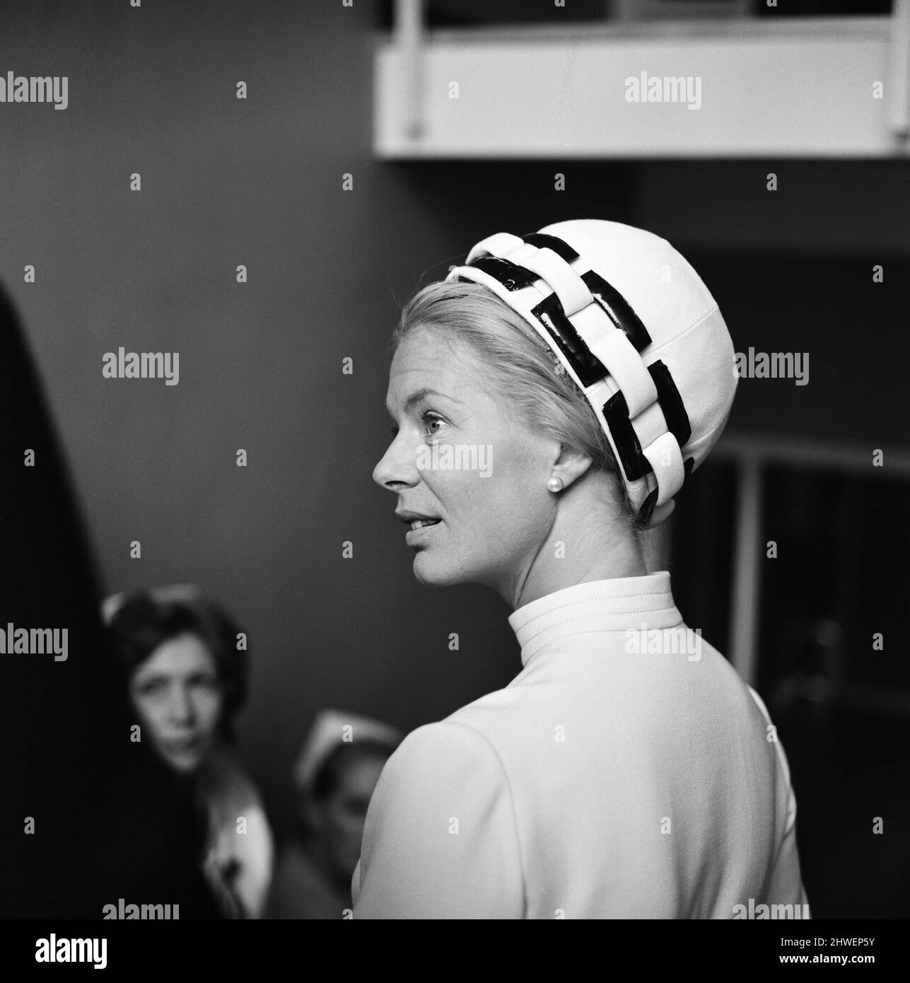 1970s nursing hi-res stock photography and images - Alamy