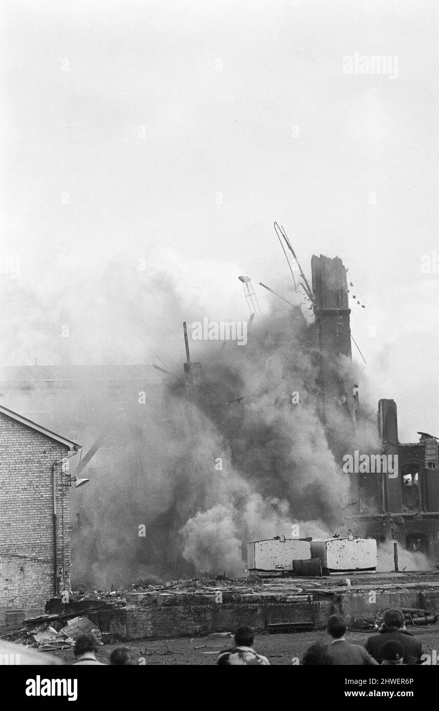 1969 belfast soldiers hi-res stock photography and images - Alamy