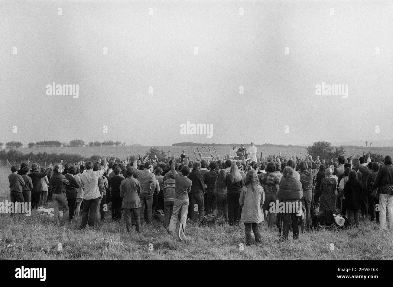 1970s festival crowd hi-res stock photography and images - Alamy