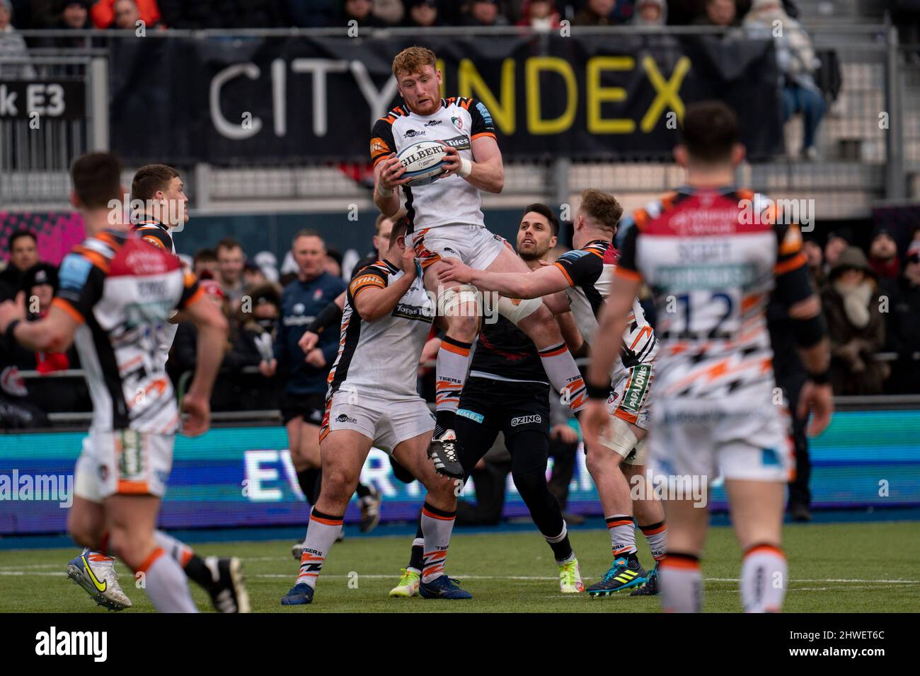 Ollie chessum of leicester tigers hi-res stock photography and images ...