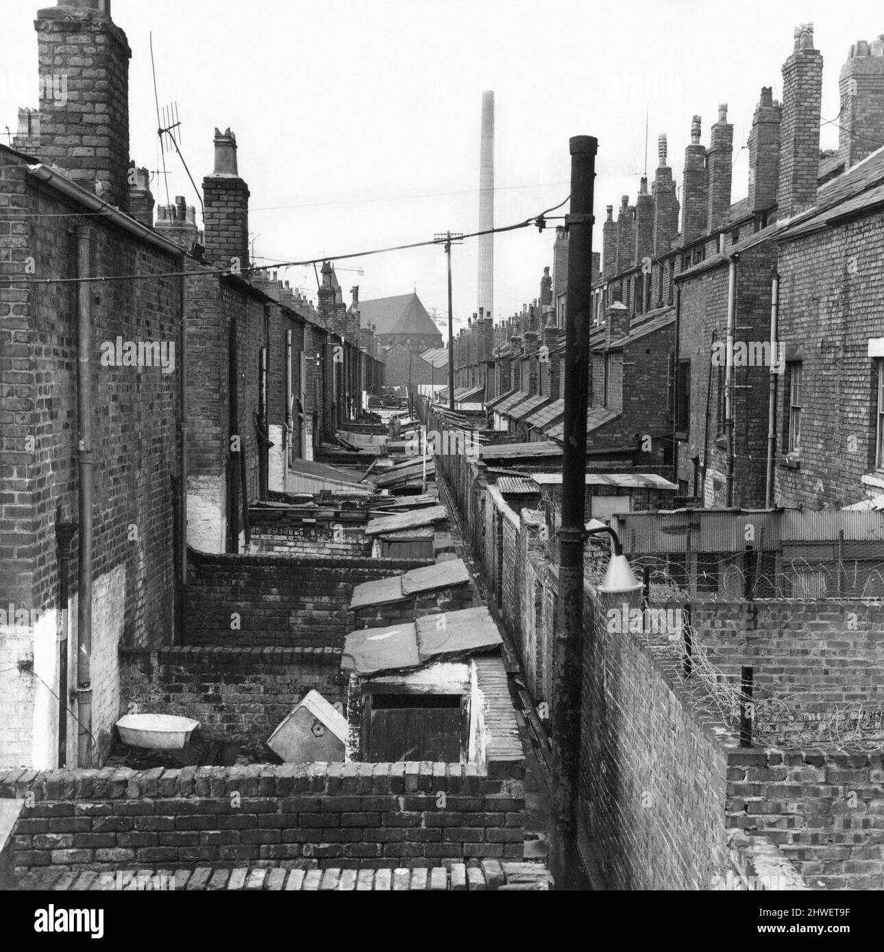 Back alleyway, Kensington Fields, Kensington, Liverpool, 2nd July 1970 ...
