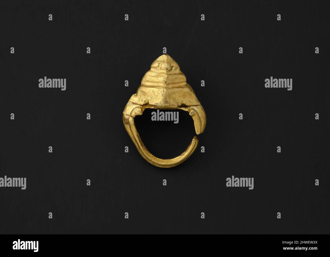 Triangular ear hi-res stock photography and images - Alamy