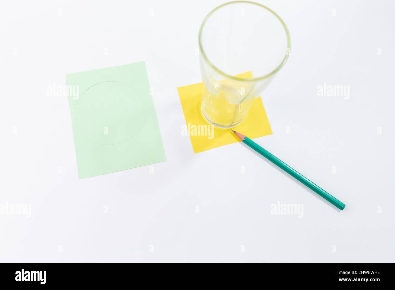 making circle on paper, craft for kids, step by step instruction, DIY ...