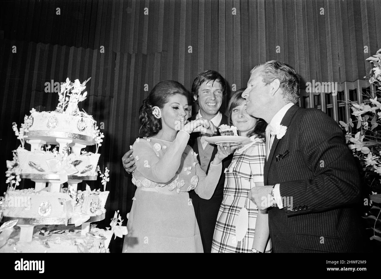 1960s wedding cake Black and White Stock Photos & Images - Alamy