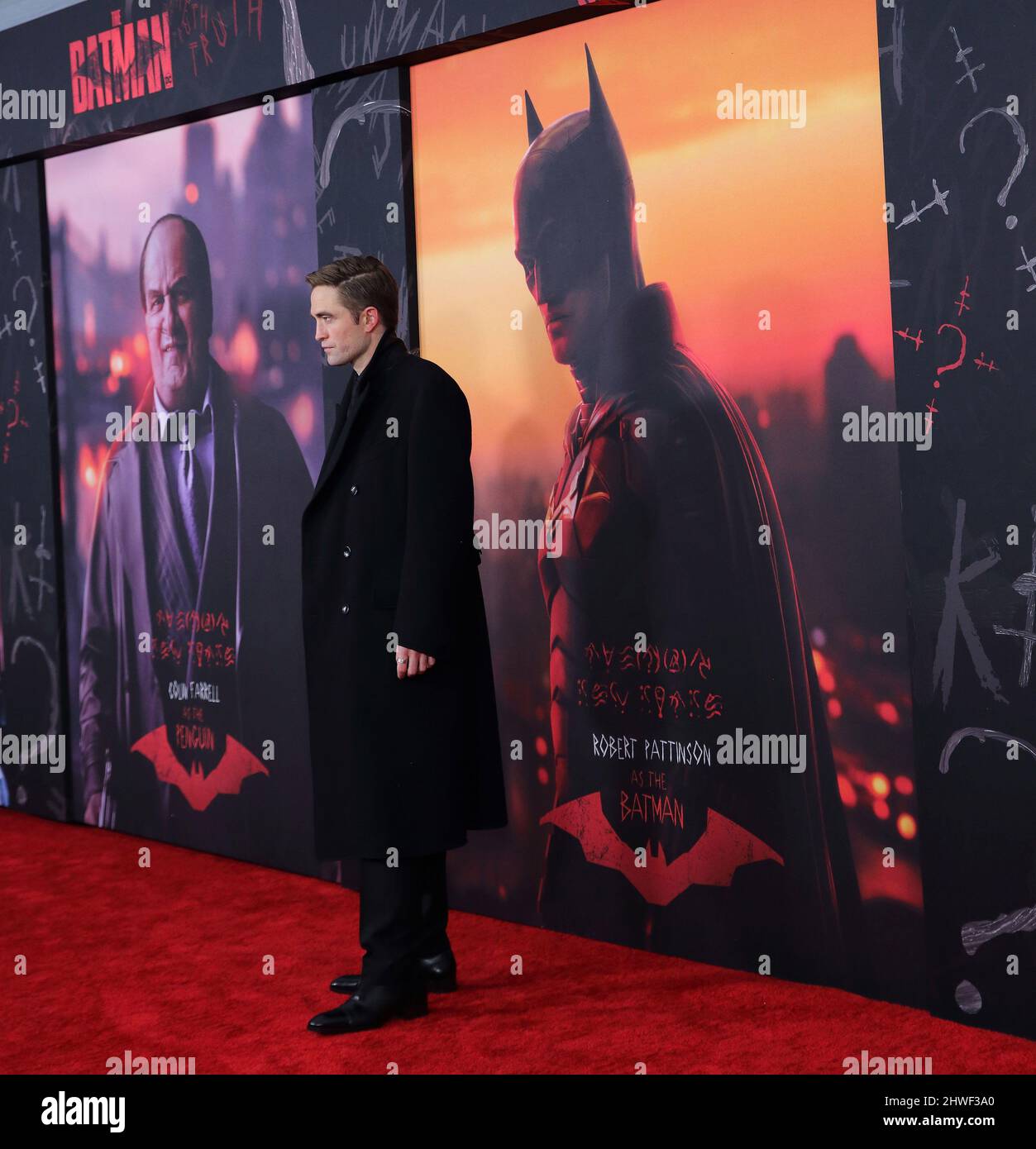 Robert pattinson batman hi-res stock photography and images - Alamy