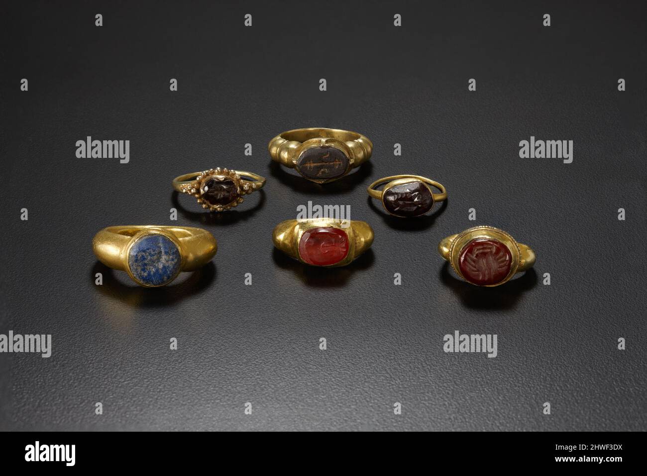 Intaglio ring hi-res stock photography and images - Alamy