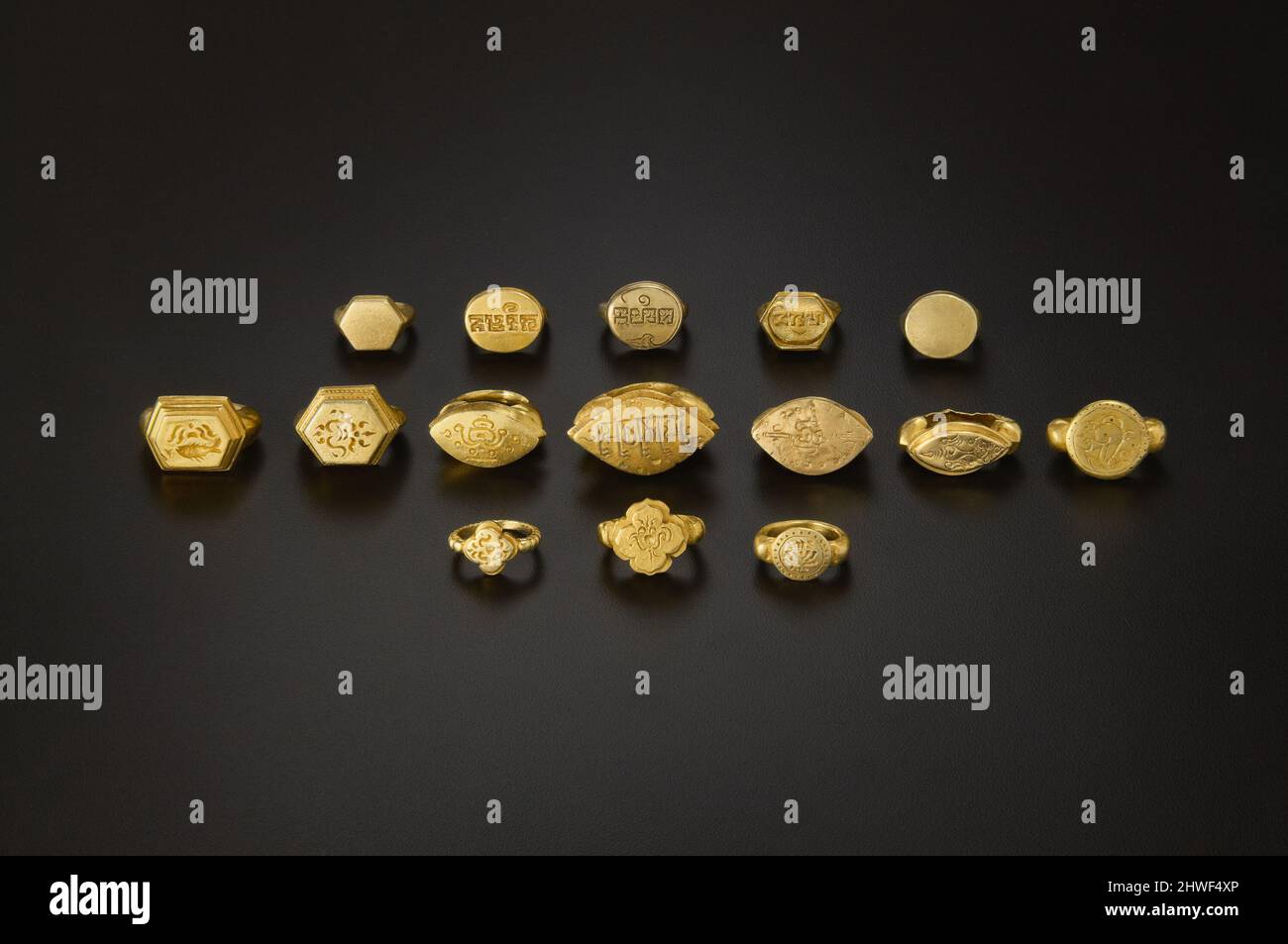 Round bezel hi-res stock photography and images - Alamy